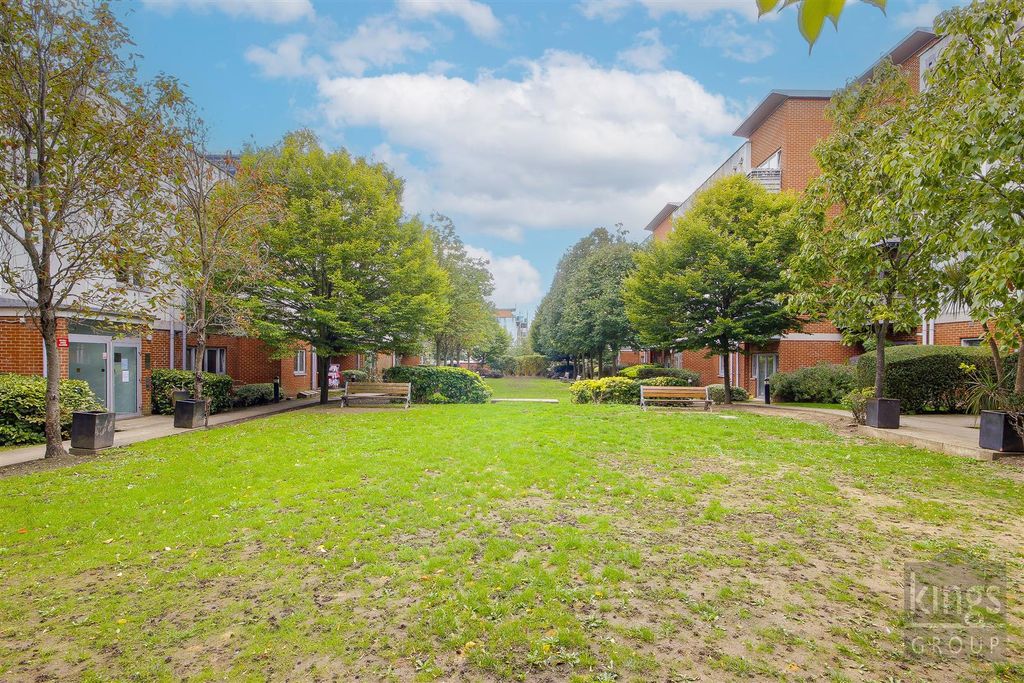 Hawker Place, London E17, 2 bed flat for sale, £375,000 | PrimeLocation