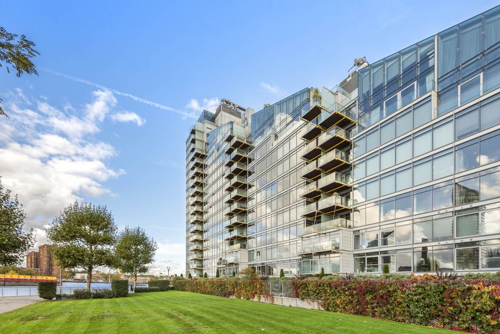 The Montevetro Building, 100-112 Battersea Church Road SW11, 2 bed flat ...