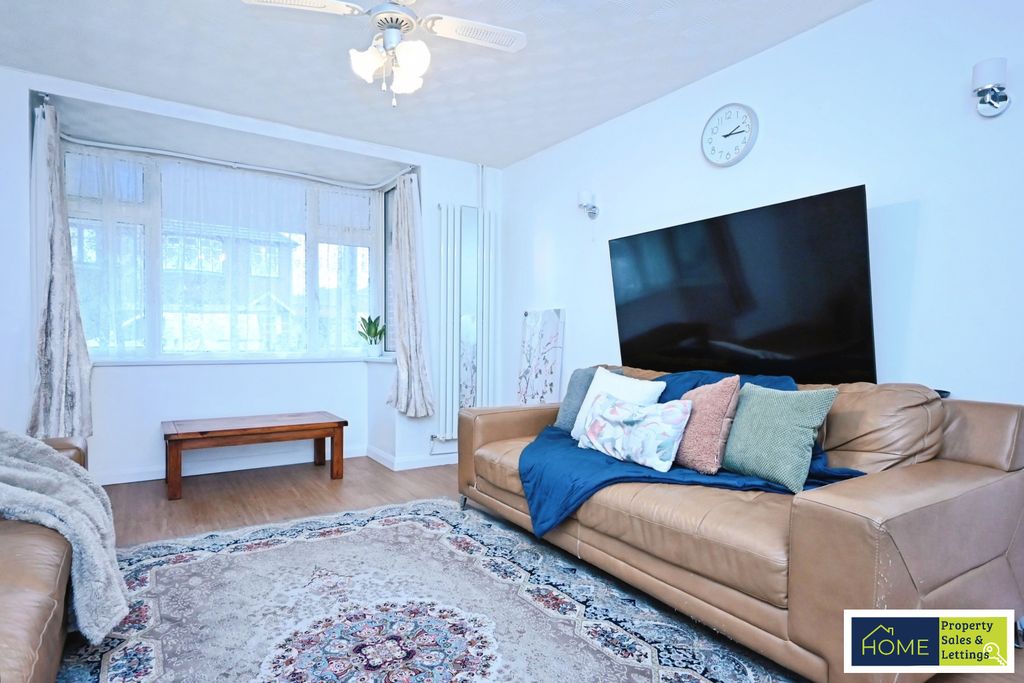 Leicester, Leicestershire LE2, 5 bed detached house for sale, £500,000 ...