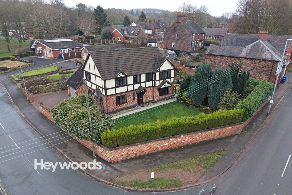 Hillwood House, Crewe Road, Madeley Heath, Crewe, Cheshire CW3, 4 bed ...