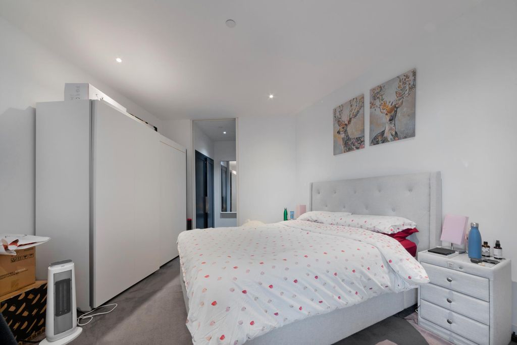 Bridgewater House, 96 Lookout Lane E14, 1 bed flat for sale, £460,000 ...