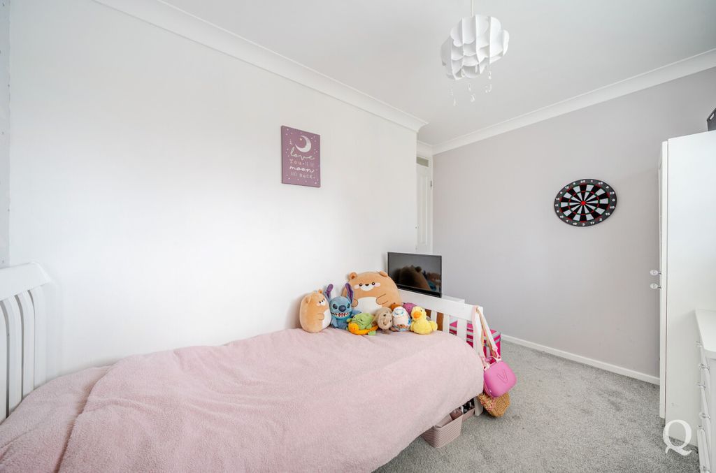 Gaze Hill Avenue, Sittingbourne, Kent ME10, 4 bed detached house for ...