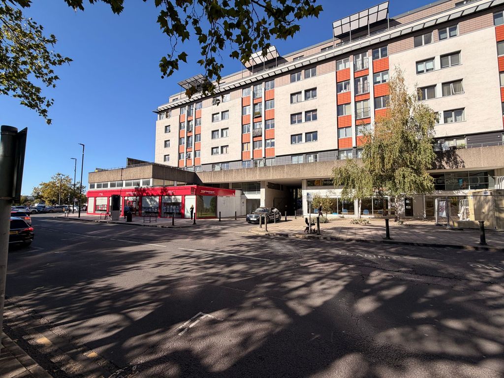 Albemarle Road, Lait House BR3, 2 bed flat to rent, £2,000 pcm ...