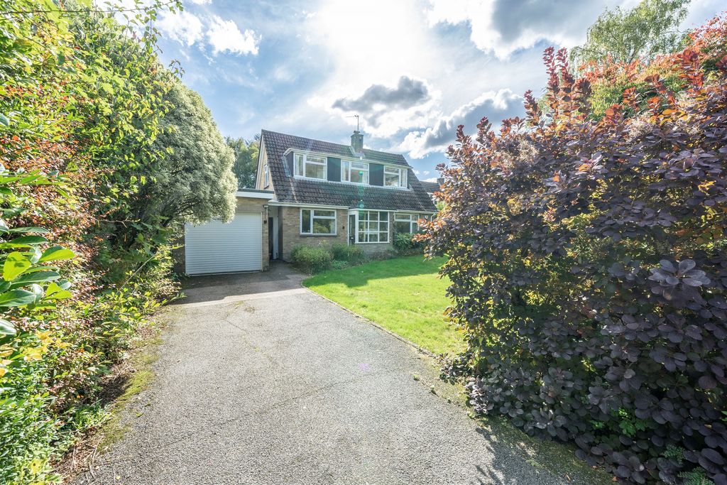Fox Close, Wigginton, Tring HP23, 3 bed detached house for sale, £ ...