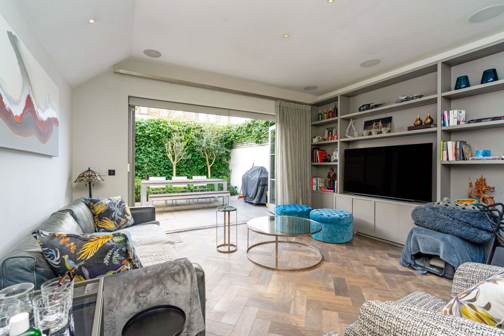 Hurlingham Road, London SW6, 3 bed maisonette for sale, £1,400,000 ...