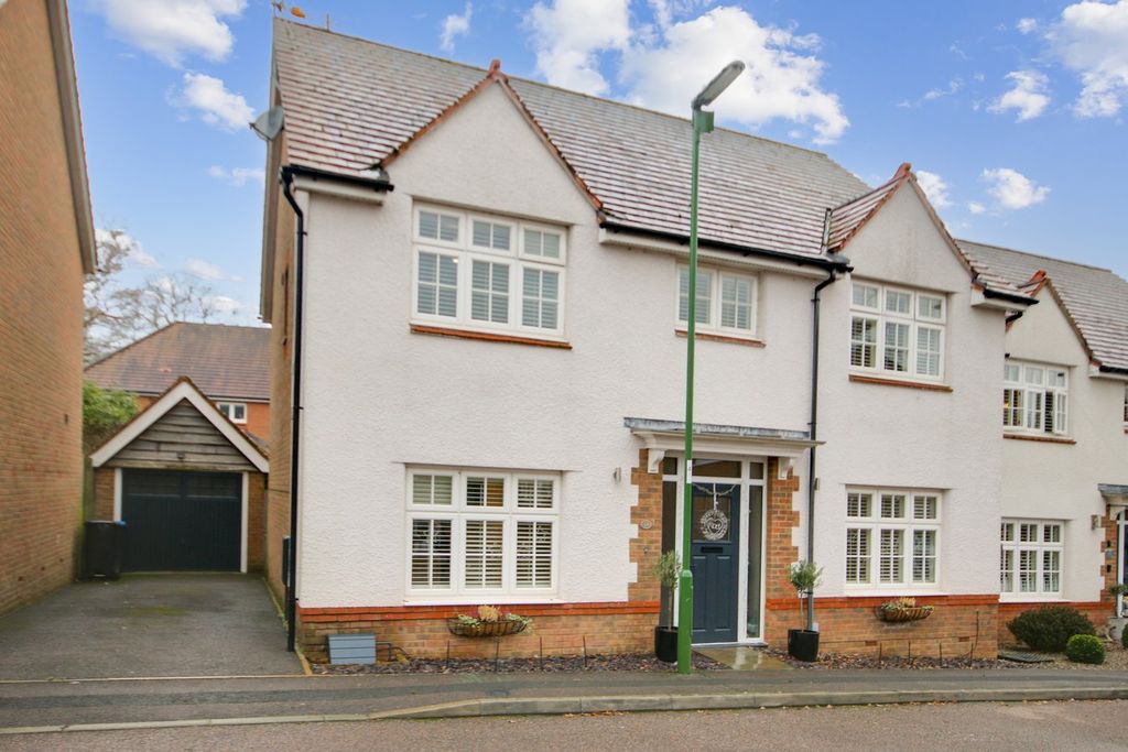 The Furrows, Crawley Down RH10, 4 bed detached house for sale, £725,000 ...