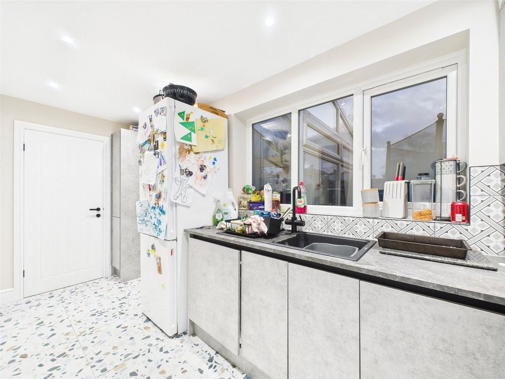 Craven Drive, Churchdown, Gloucester, Gloucestershire GL3, 2 bed ...