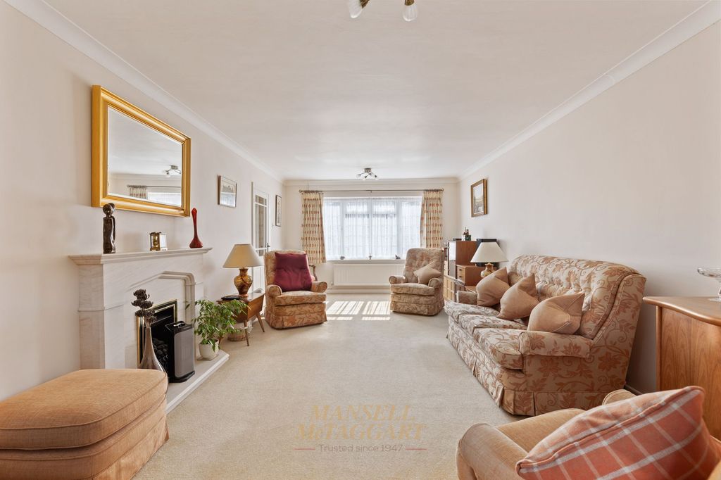 Blount Avenue, East Grinstead RH19, 4 bed detached house for sale, £ ...