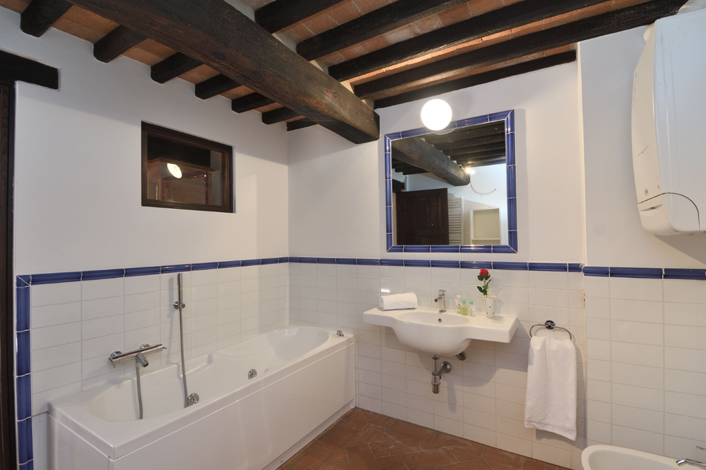Galenda, Gaiole In Chianti, Siena, Tuscany, Italy, 2 bed country house ...