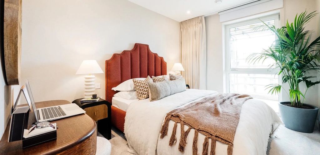 Bow Common Lane, London E3, 2 bed flat for sale, £690,000 | PrimeLocation