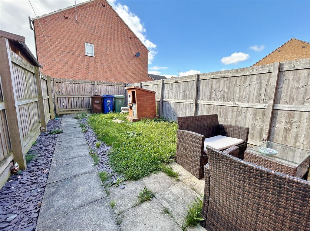 Cedar Way, Selby YO8, 2 bed terraced house for sale, £175,000 ...