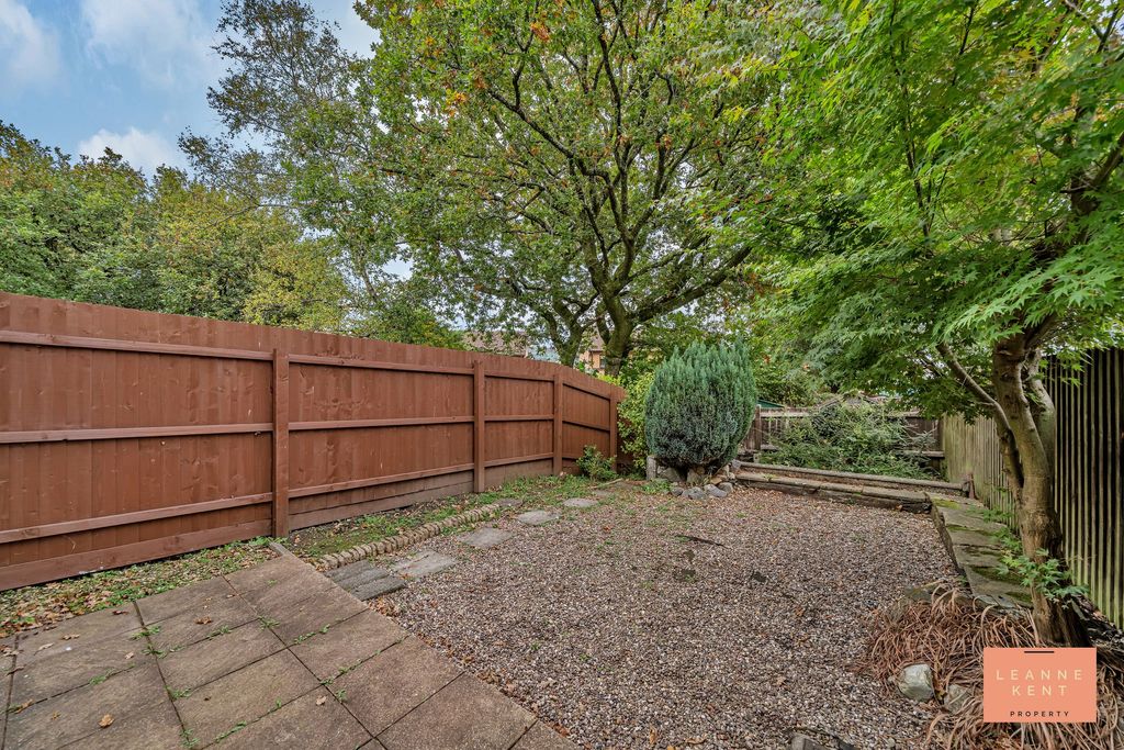 Sir Stafford Close, Caerphilly CF83, 3 bed terraced house for sale, £ ...