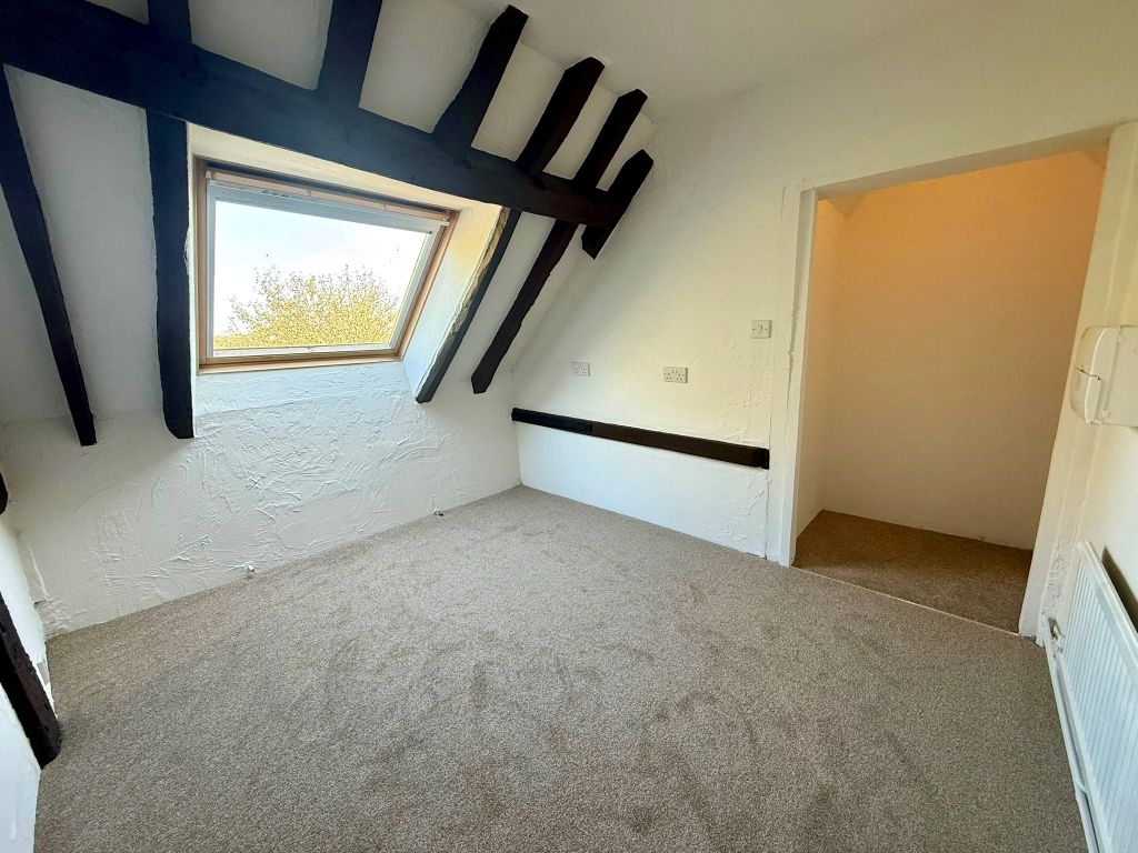 Broyle Gate Farm, Ringmer BN8, 2 bed flat to rent, £1,050 pcm ...