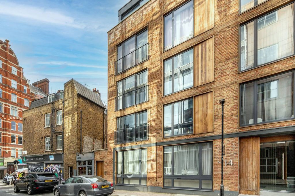 Roger Street, Bloomsbury, London WC1N, 2 bed flat to rent, £4,000 pcm ...