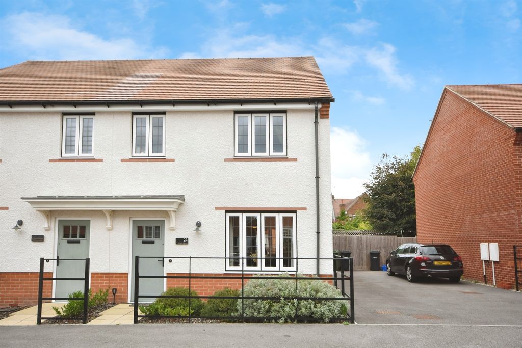 Clover Avenue, Feering, Colchester CO5, 3 bed semi-detached house for ...