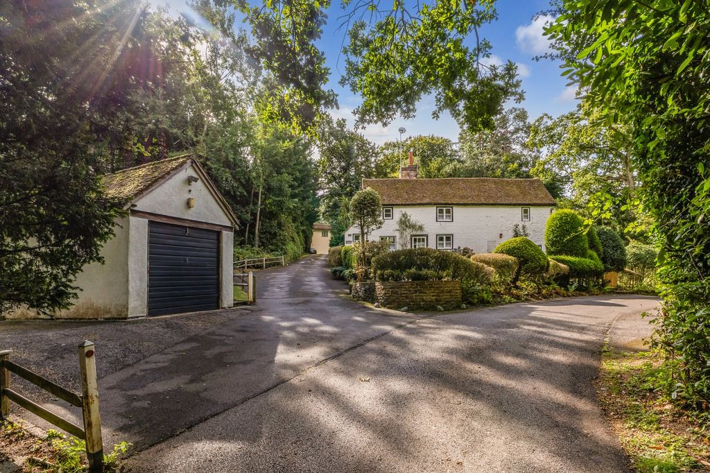 Jumps Road, Churt, Farnham, Surrey GU10, 2 bed detached house for sale ...
