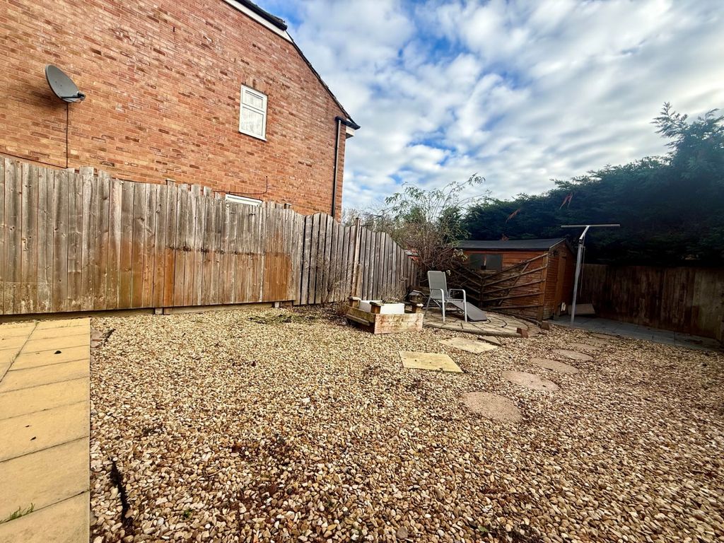 Limbury Grove, Solihull, West Midlands B92, 2 bed semi-detached house ...