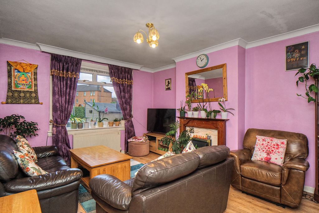 8 Stenhouse Avenue West, Stenhouse, Edinburgh EH11, 2 bed flat for sale ...
