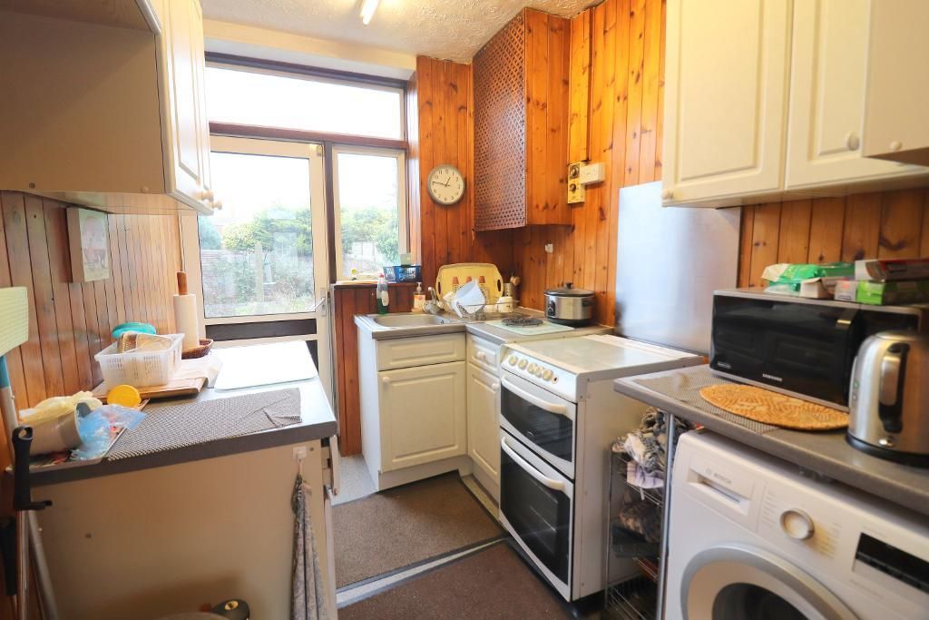 Black Swan Lane, Luton, Bedfordshire LU3, 3 bed end terrace house for ...