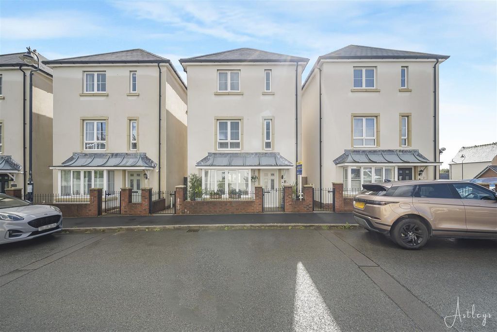 Glamorgan Green, Llandarcy, Neath SA10, 4 bed detached house for sale ...