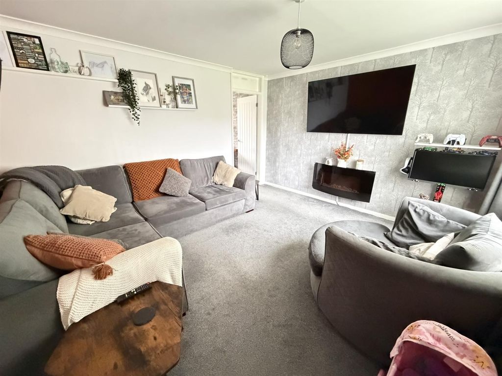 Arnull Crescent, Daventry NN11, 3 bed property for sale, £215,000 ...