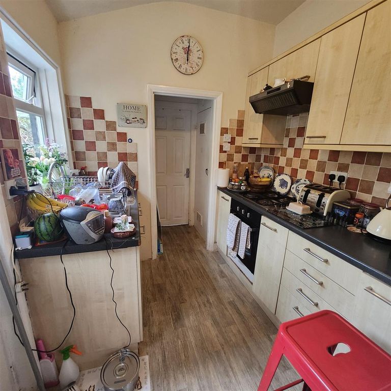 Chivers Road, London E4, 2 bed property for sale, £425,000 | PrimeLocation