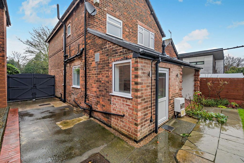 Water End, York YO30, 3 bed detached house for sale, £550,000 ...