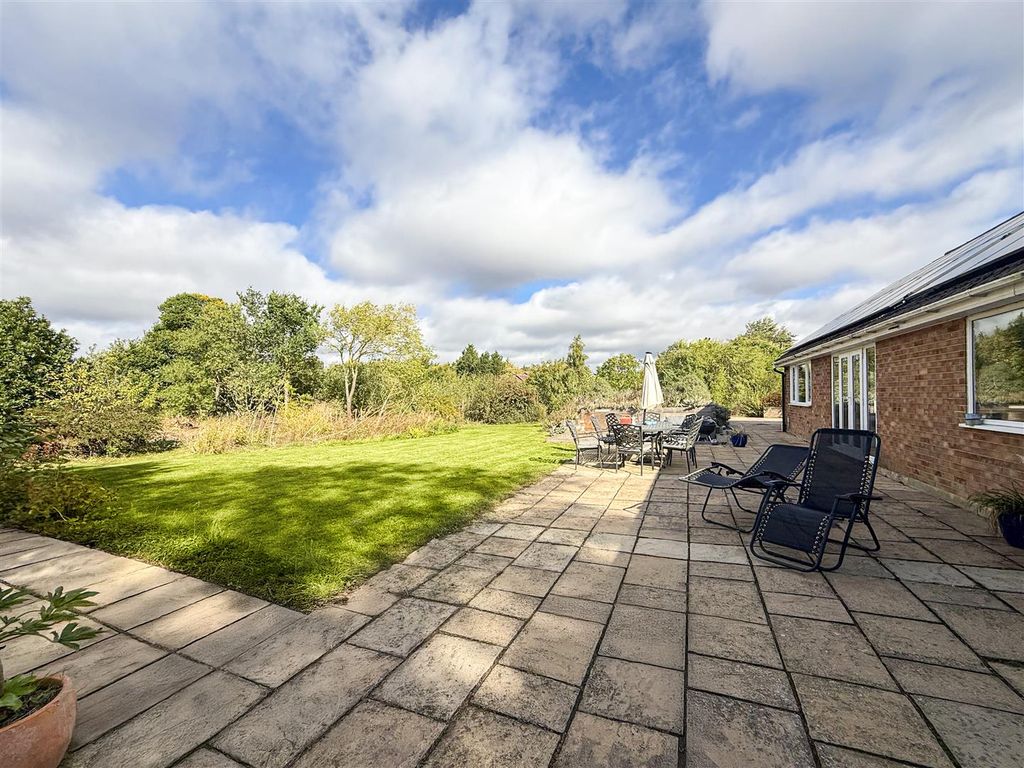 Burnham Road, Althorne, Chelmsford CM3, 4 bed detached bungalow for ...
