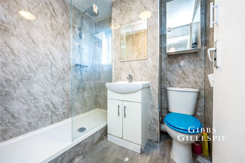 Oakcroft Close, Pinner HA5, 1 bed flat to rent, £1,400 pcm | PrimeLocation