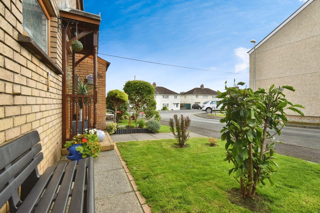 Caergroes, Llandybie, Ammanford, Carmarthenshire SA18, 3 bed detached ...