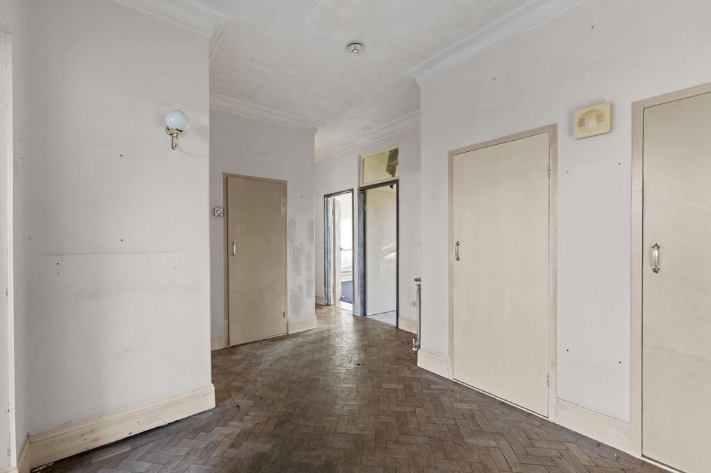 Westfield Avenue, South Croydon CR2, 2 bed detached bungalow for sale ...