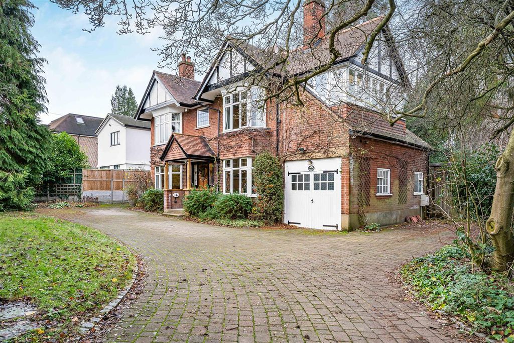 Aldenham Avenue, Radlett WD7, 4 bed detached house for sale, £1,695,000 ...