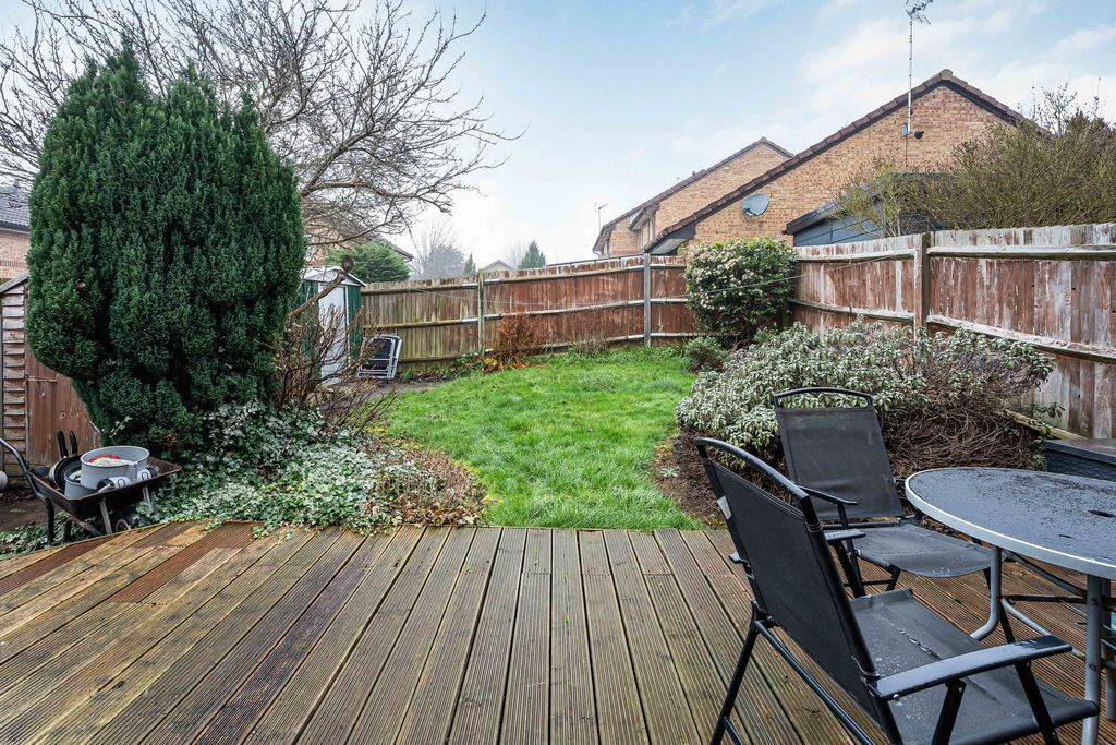 Wetherby Gardens, Bletchley, Milton Keynes MK3, 3 bed semi-detached ...