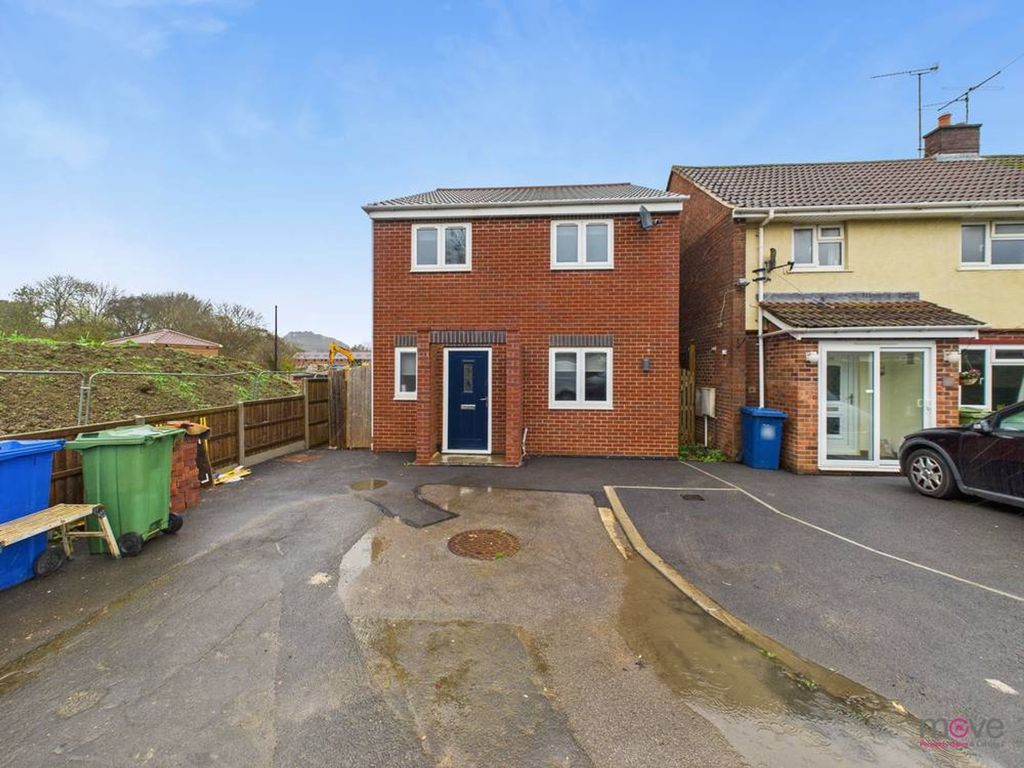 Cedar Road, Brockworth GL3, 3 bed detached house for sale, £350,000 ...