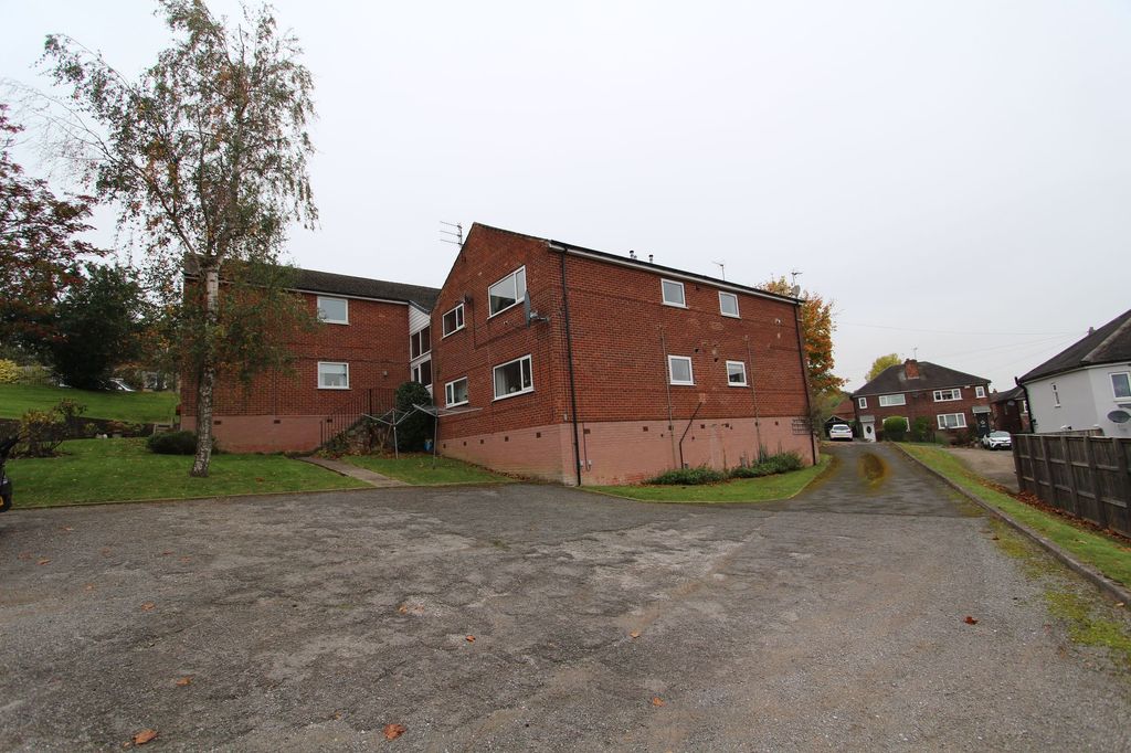 Hallowes Rise, Dronfield S18, 2 bed flat to rent, £775 pcm | PrimeLocation