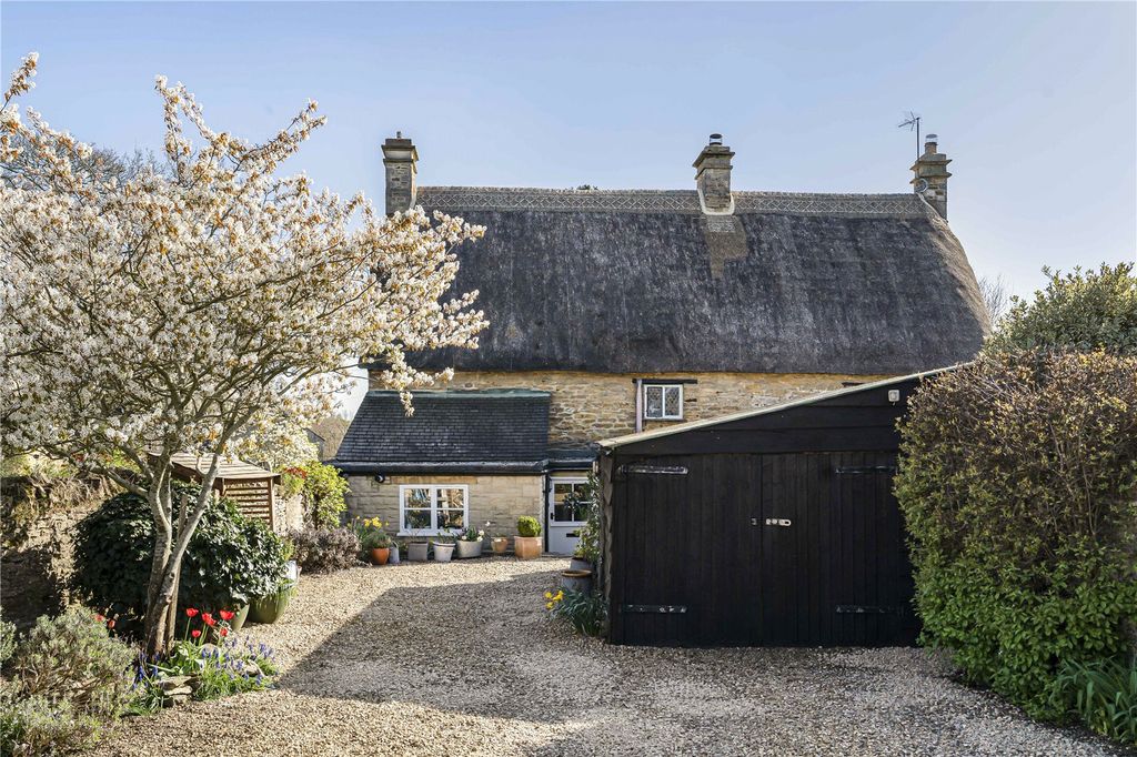 Main Street, Charlton, Banbury, Northamptonshire OX17, 4 bed detached ...