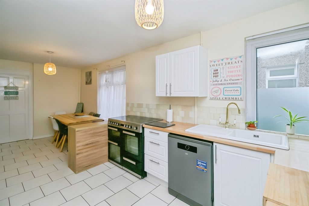 Suffolk Place, Porthcawl CF36, 4 bed terraced house for sale, £285,000 ...