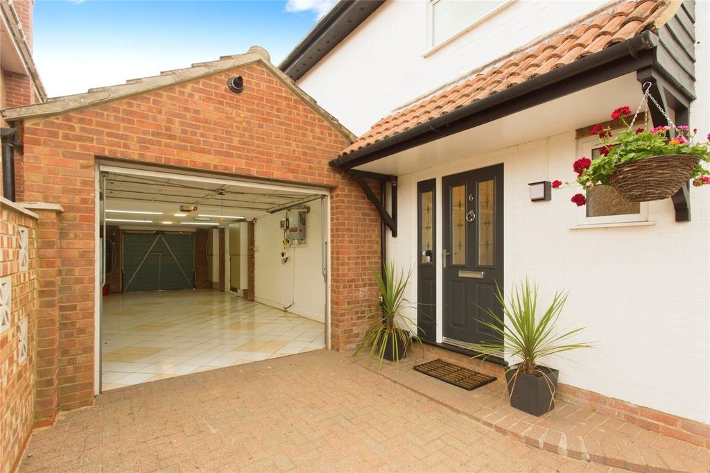 Ashmead Drive, Hardwick, Cambridge, Cambridgeshire CB23, 5 bed detached ...