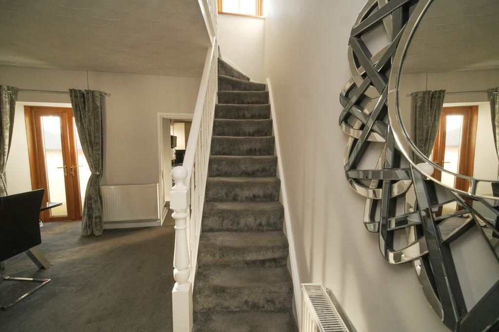 Pen-Y-Graig Terrace, Ynys-Y-Bwl, Pontypridd, Rhondda Cynon Taff CF37, 3 ...