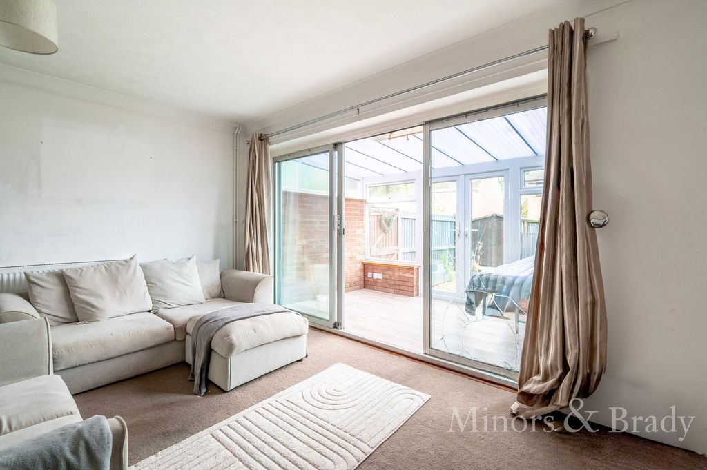Holst Close, Lowestoft NR33, 3 bed end terrace house to rent, £950 pcm ...