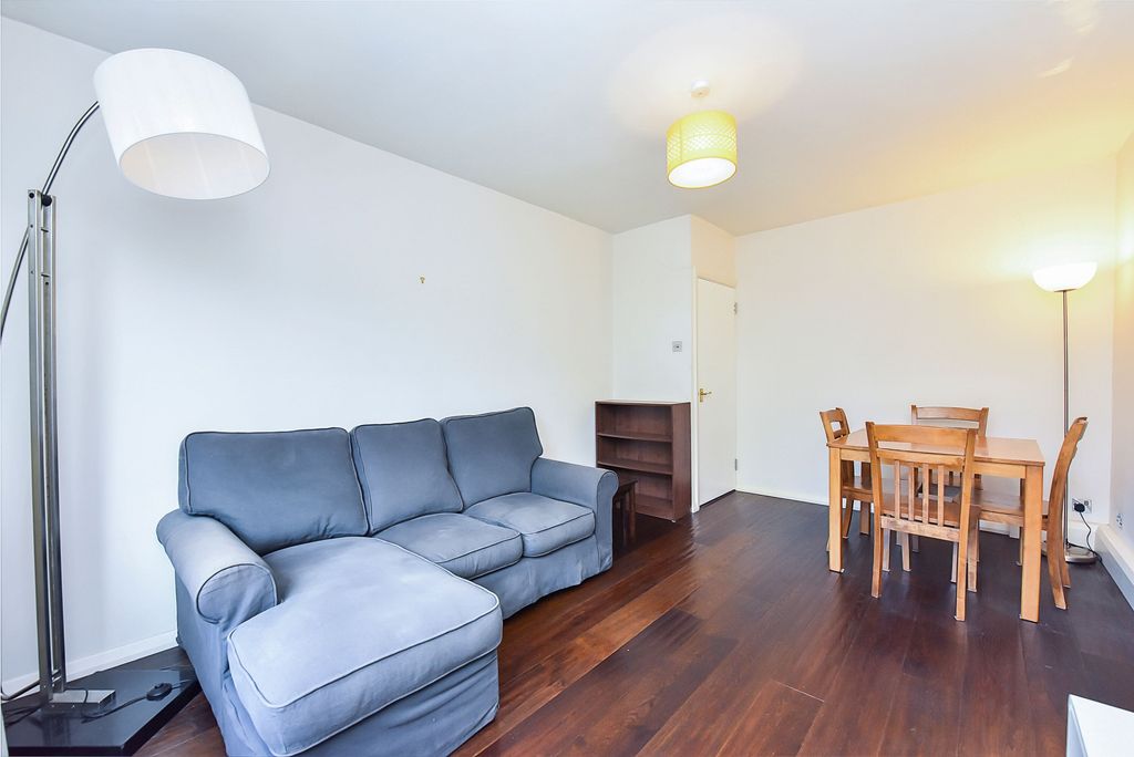 Burntwood Lane, London SW17, 2 bed flat to rent, £1,850 pcm | PrimeLocation