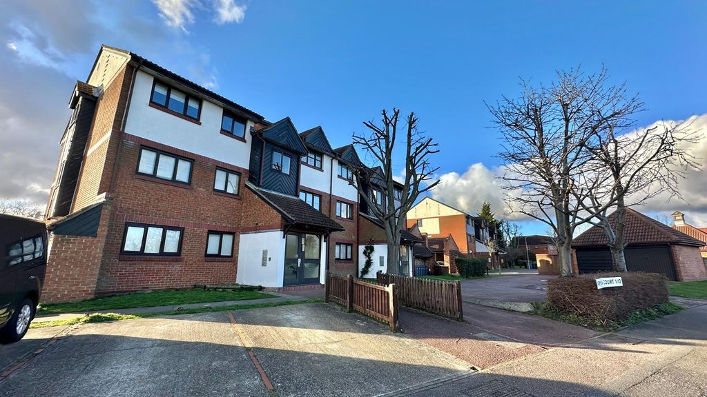 Armada Court, Grays RM16, 1 bed flat for sale, £150,000 | PrimeLocation