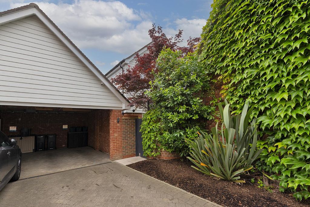 Waterloo Walk, Kings Hill ME19, 5 bed detached house for sale, £750,000 ...