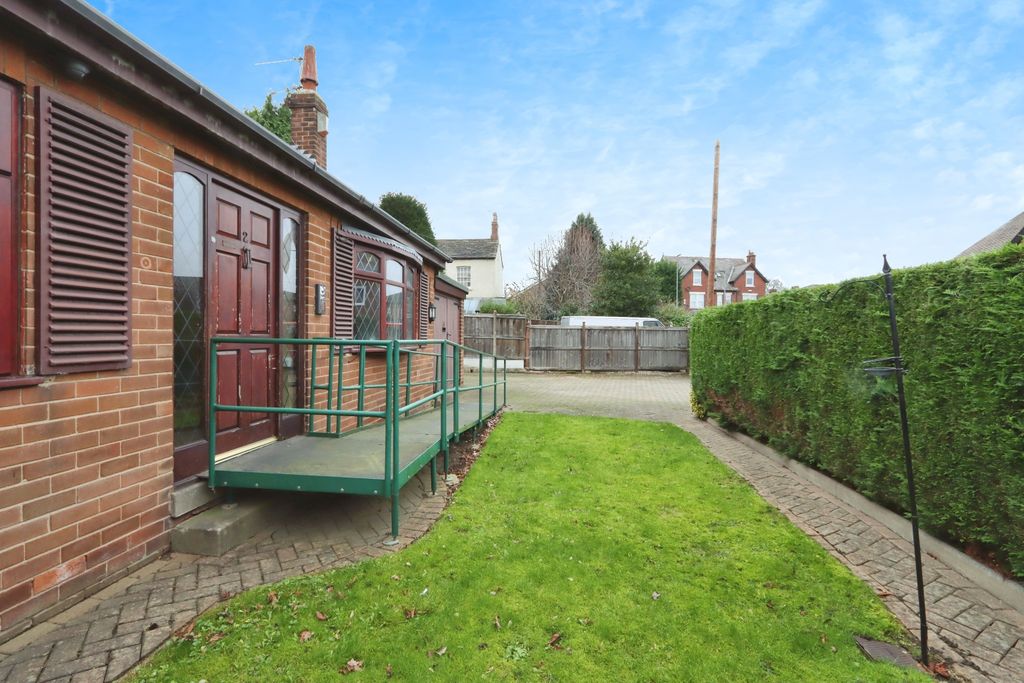 Agbrigg Grove, Sandal WF2, 2 bed detached bungalow for sale, £160,000 ...