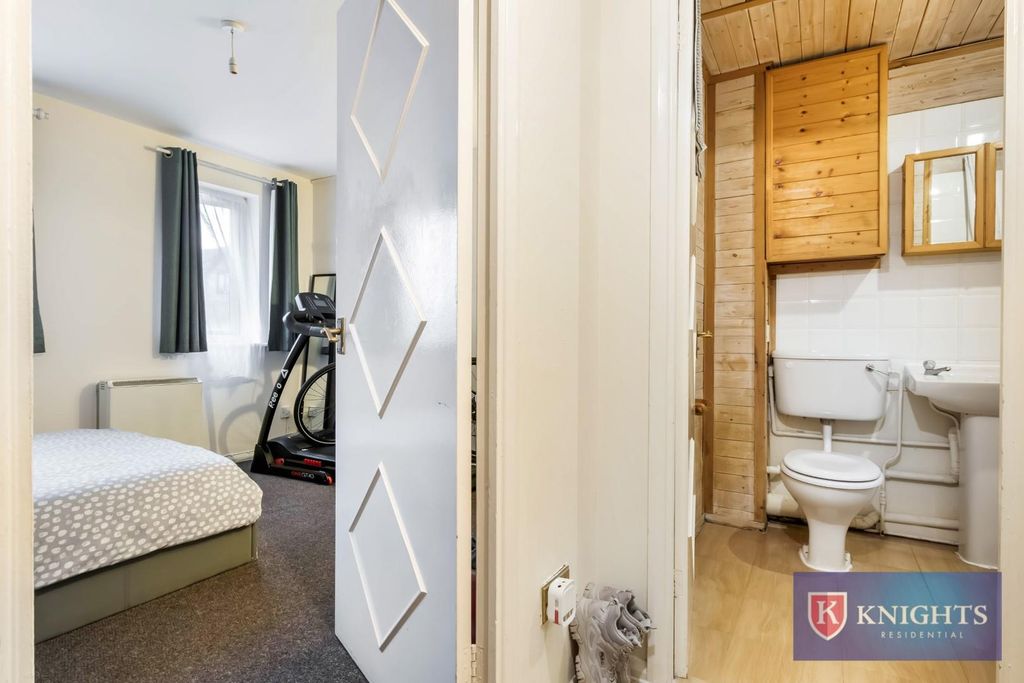 Linnet Close, London N9, 1 bed flat for sale, £195,000 | PrimeLocation