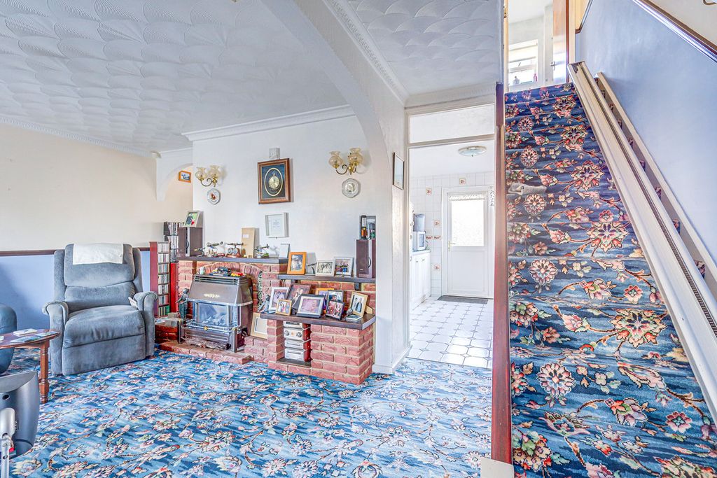 Dordells, Basildon SS15, 3 bed end terrace house for sale, £300,000 ...