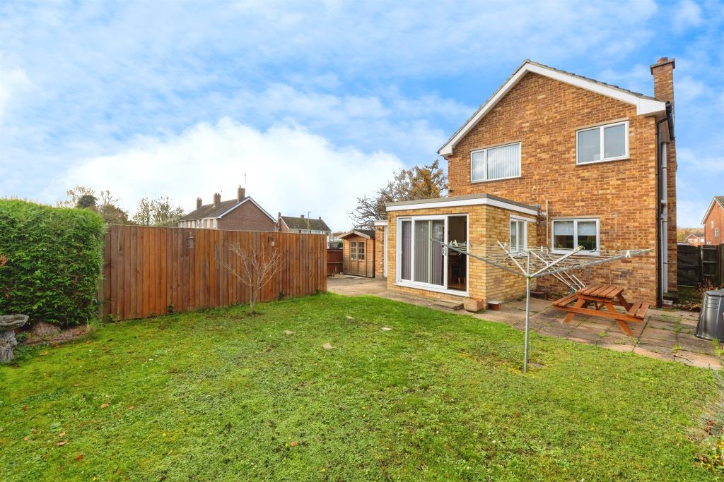 Fisher Way, Thetford IP24, 3 bed detached house for sale, £300,000 ...