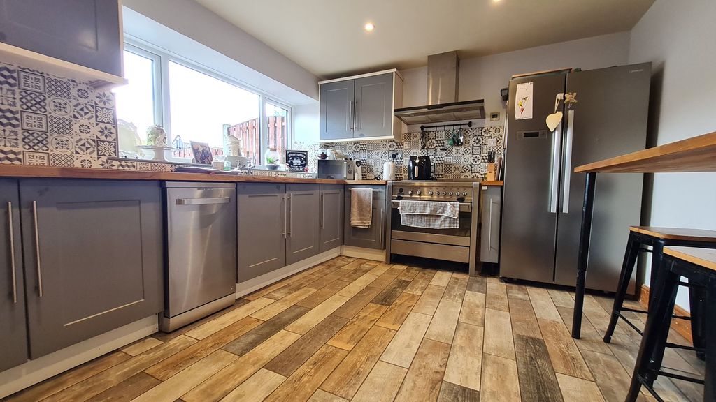 Morehall View, Wharncliffe Side S35, 3 bed terraced house for sale, £ ...