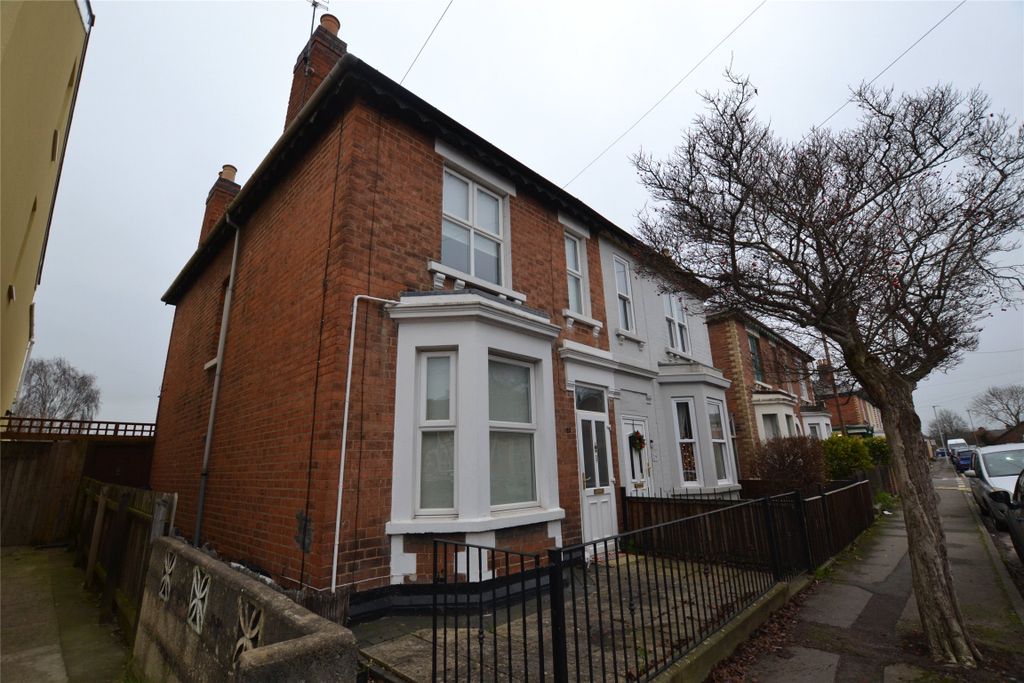 Slaney Street, Gloucester, Gloucestershire GL1, 2 bed semi-detached ...