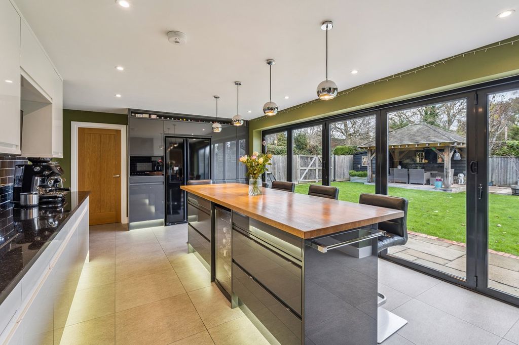 Oxford Street, Lee Common, Great Missenden HP16, 5 bed detached house ...